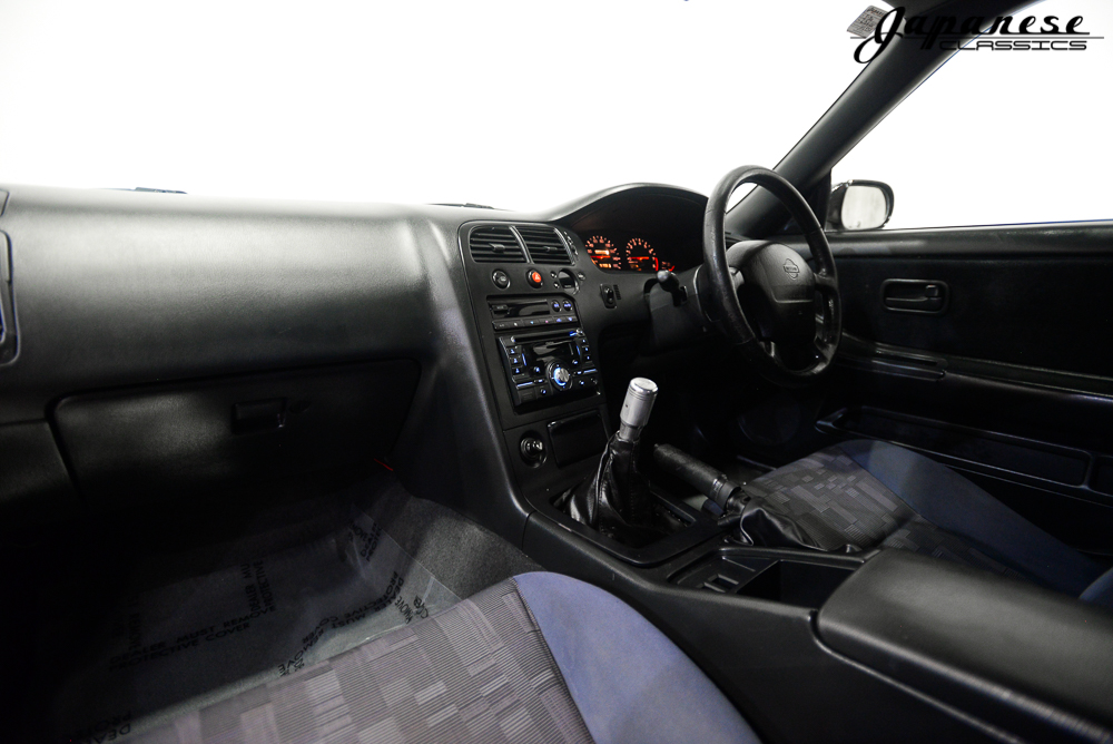 Nissan Skyline R33 Interior